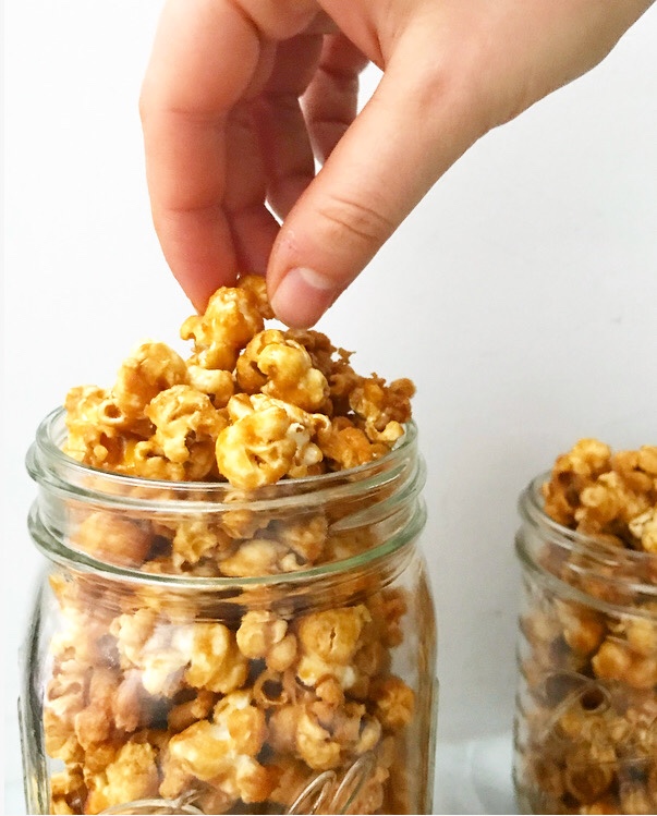 Salty Maple Caramel Corn | e2 bakes brooklyn