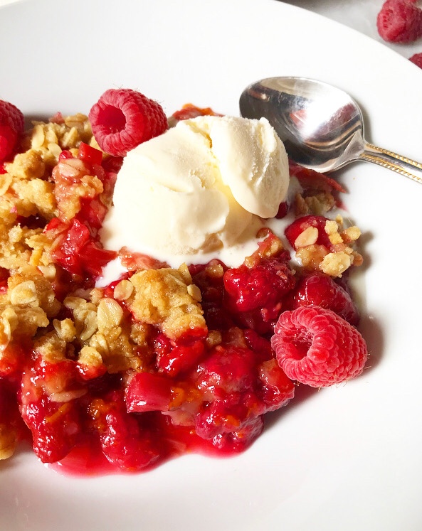 Raspberry Rhubarb Crisp | e2 bakes brooklyn