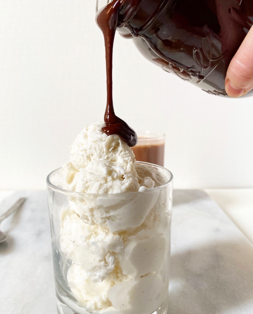 Homemade Chocolate Syrup | e2 bakes brooklyn