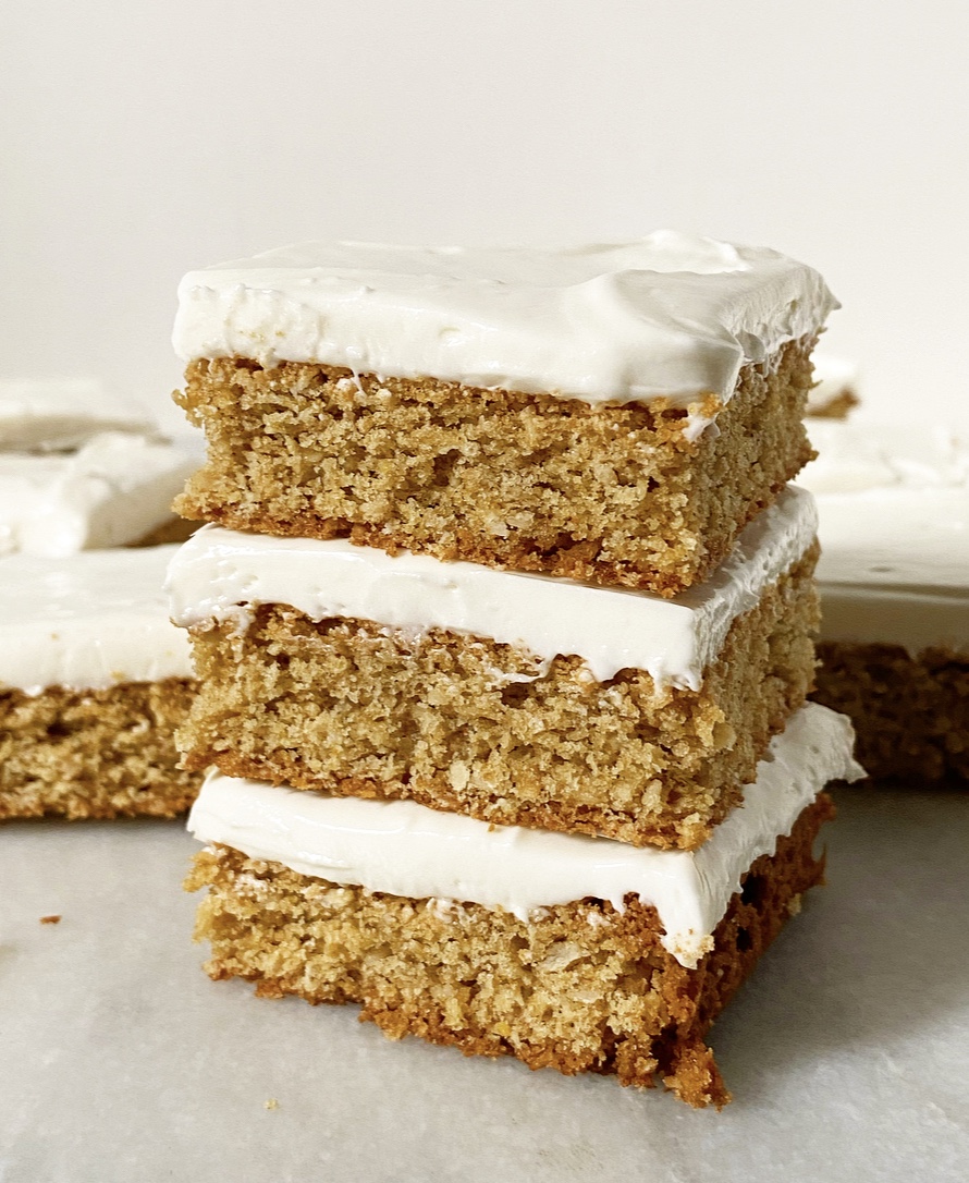 Oatmeal Creme Pie Bars | e2 bakes brooklyn