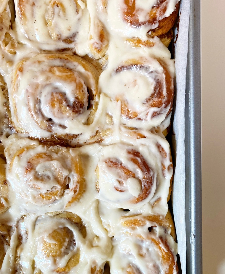 How to Par-Bake Cinnamon Rolls {Make Ahead Method!} | e2 bakes brooklyn