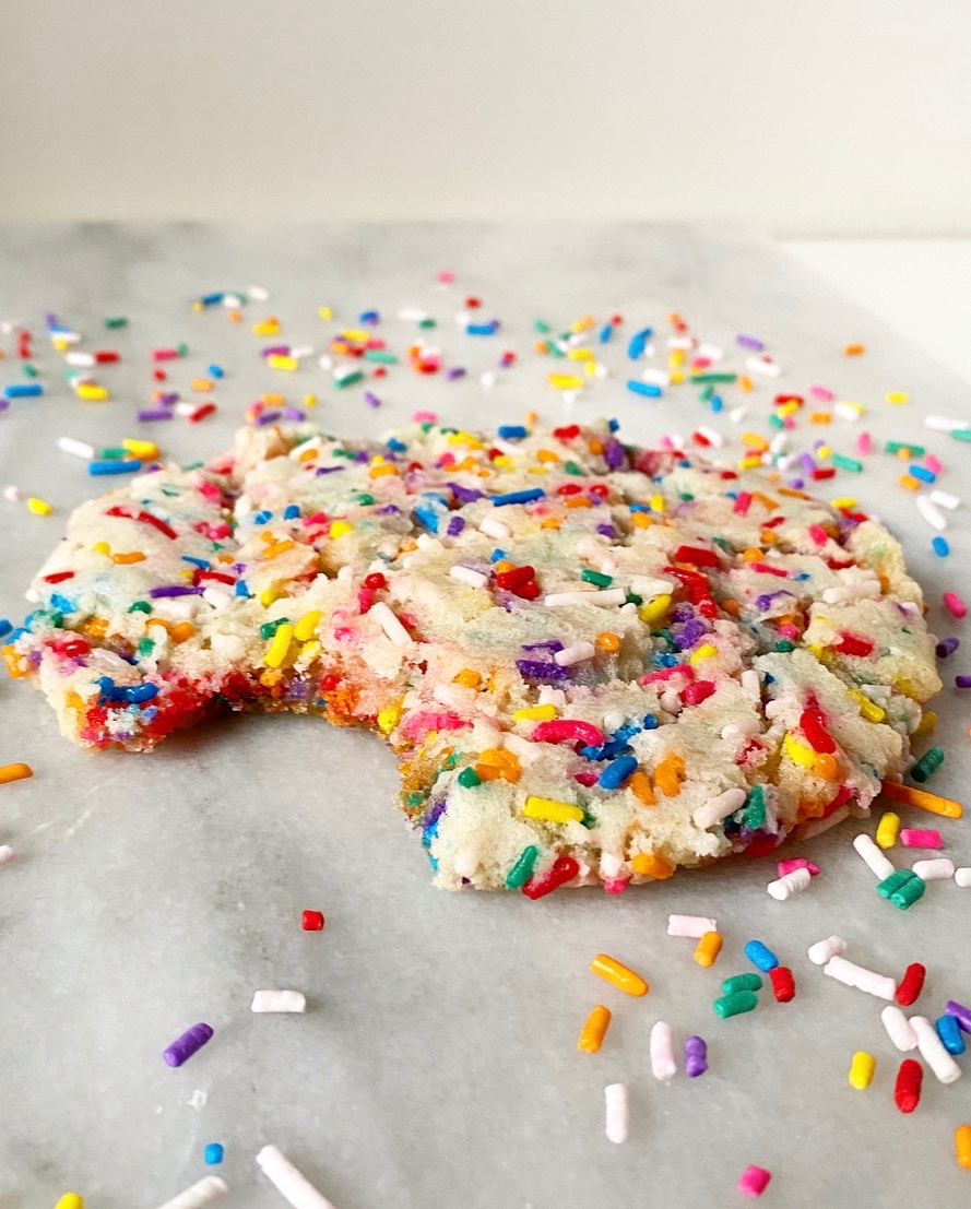 One Big Sprinkle Sugar Cookie | e2 bakes brooklyn