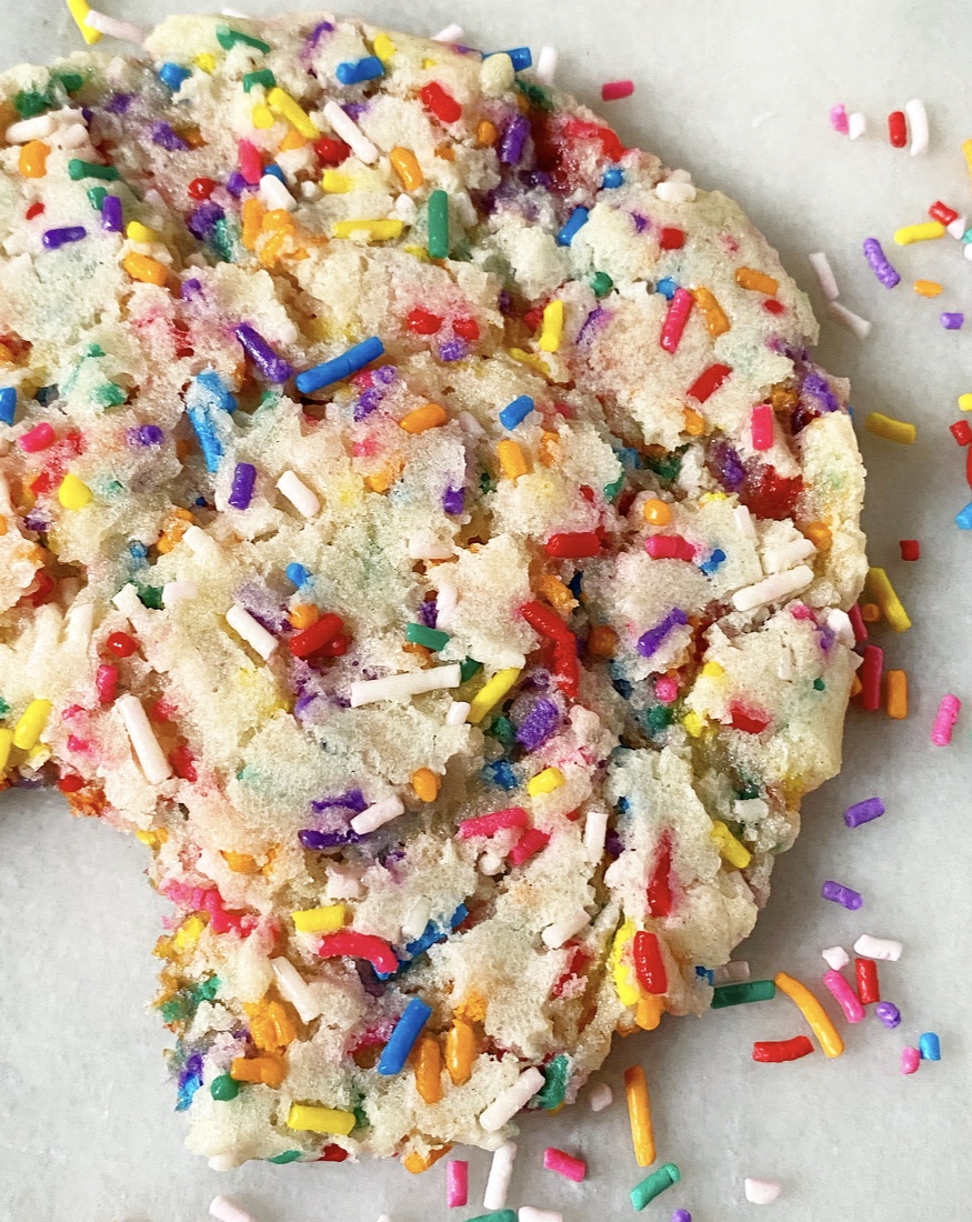 One Big Sprinkle Sugar Cookie | e2 bakes brooklyn