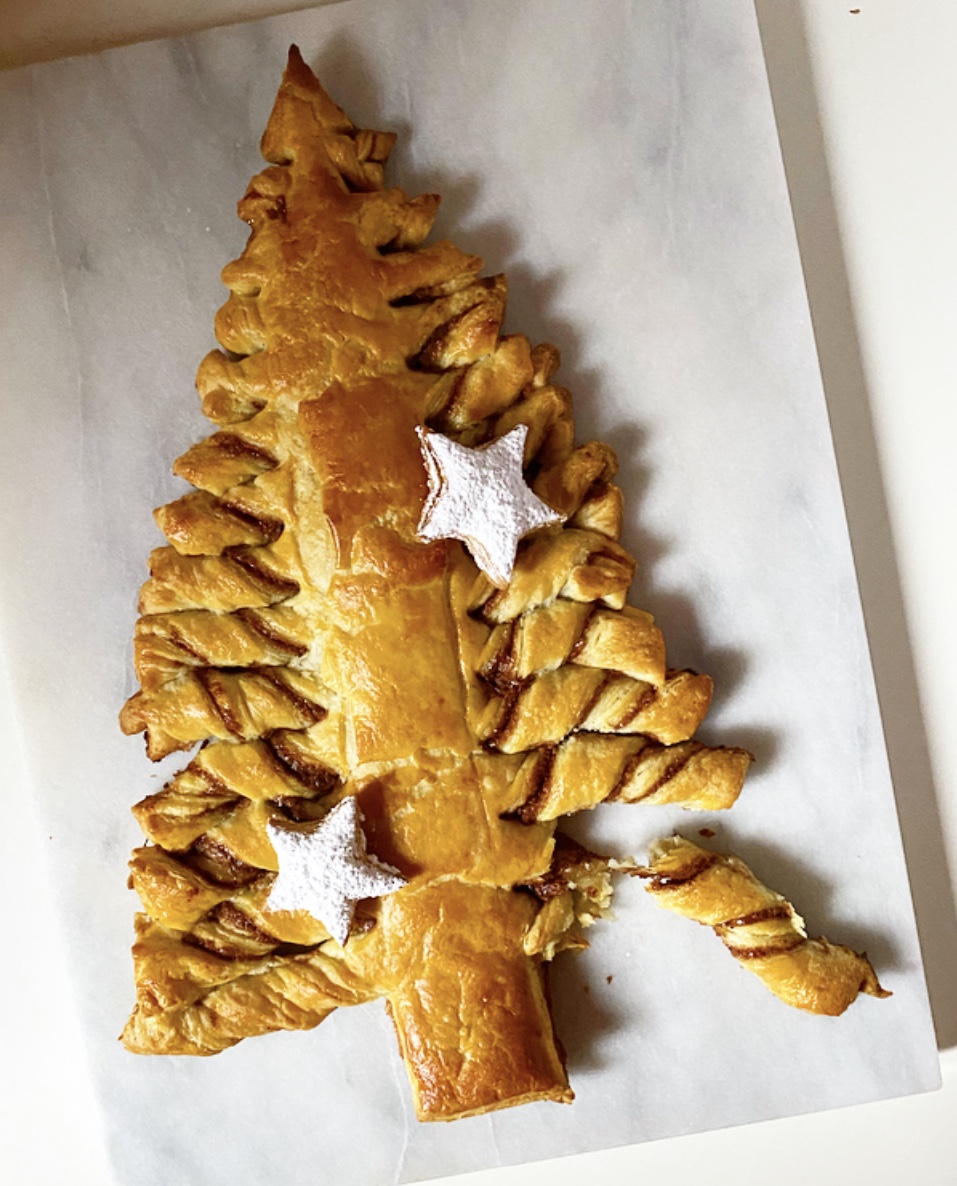 Cinnamon Sugar Puff Pastry Christmas Tree | e2 bakes brooklyn